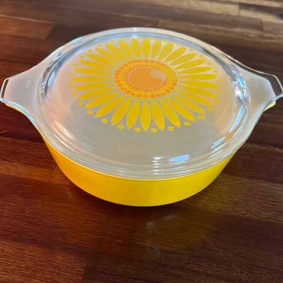 Pyrex | Kitchen | Vintage Pyrex Yellow Sunflower Daisy | Poshmark